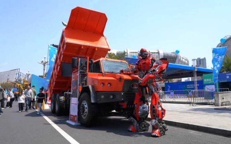 Lingong Heavy Machinery Steals Spotlight at Cangnan Mining Expo with ...